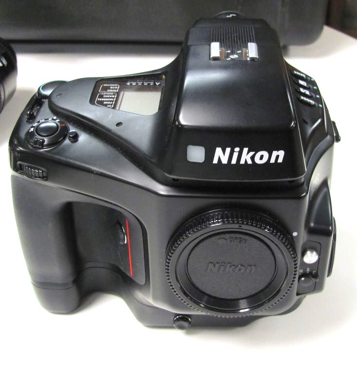 Nikon E3