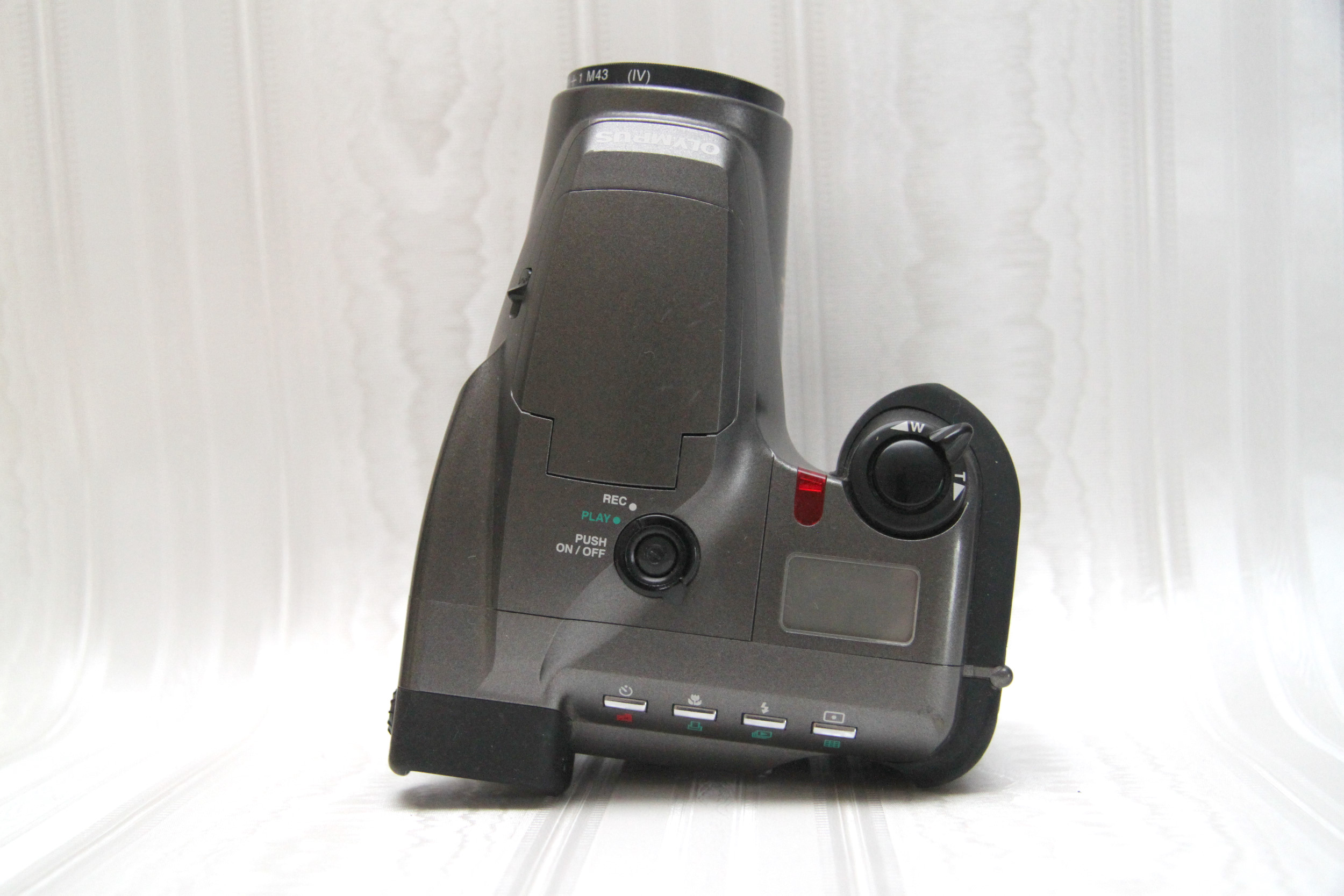 Olympus C-1400L