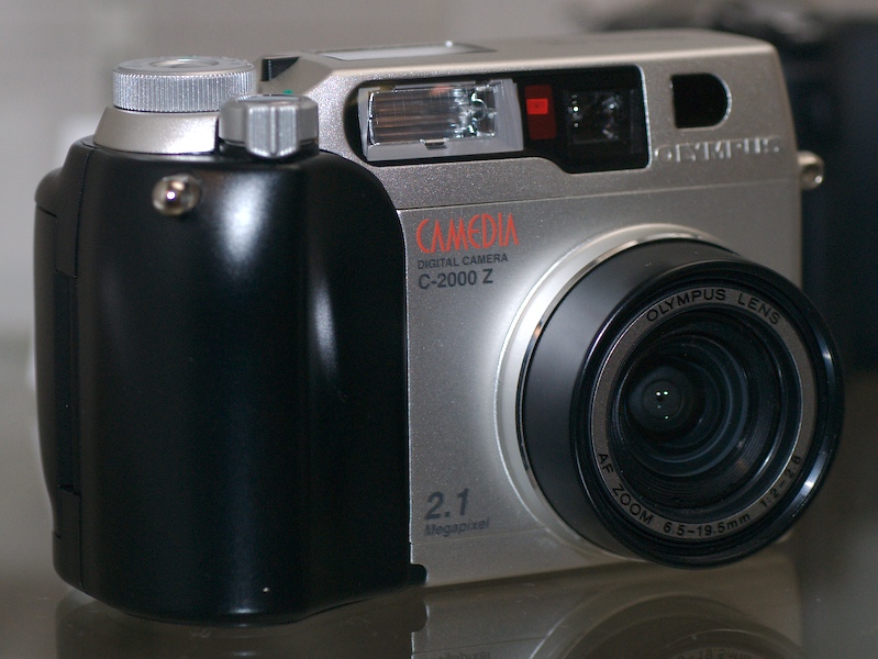 Olympus C-2000 Zoom