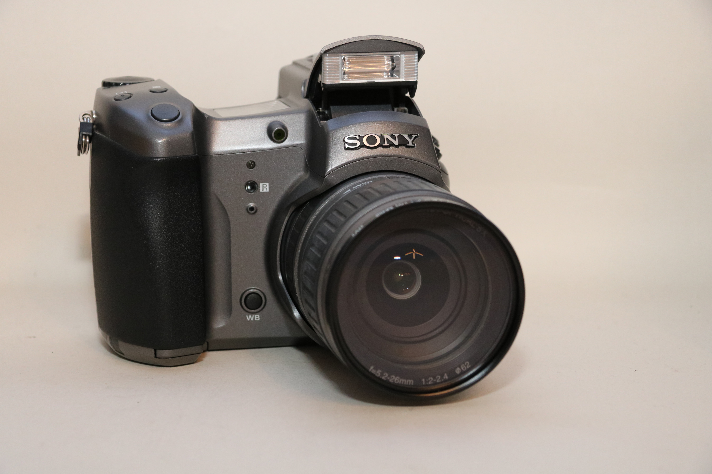 Sony DSC-D770